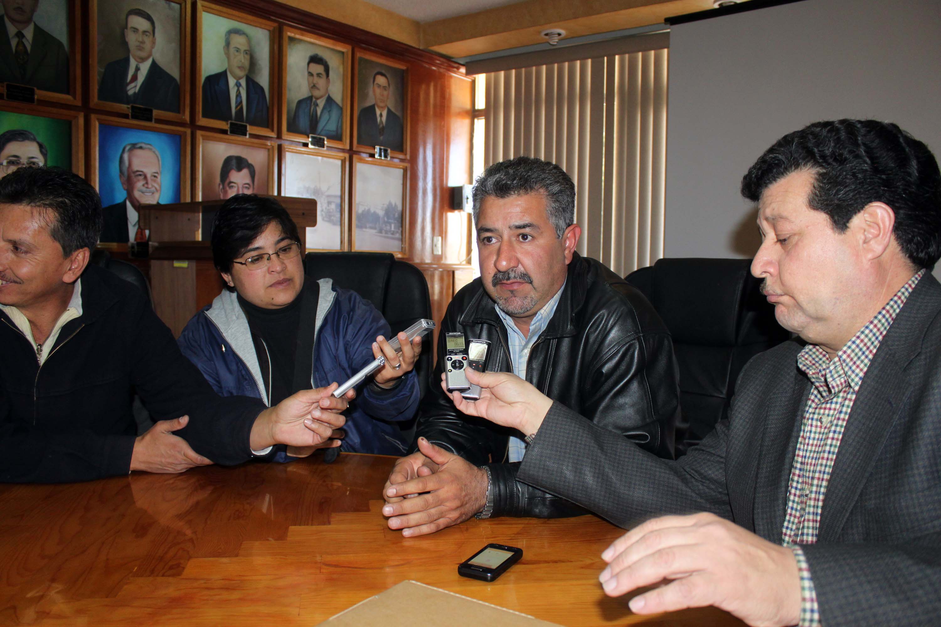 ANUNCIO ALCALDE DE CUSI CONSTRUCCION DE UN GIMNASIO. - Beisbol Cuauhtemoc