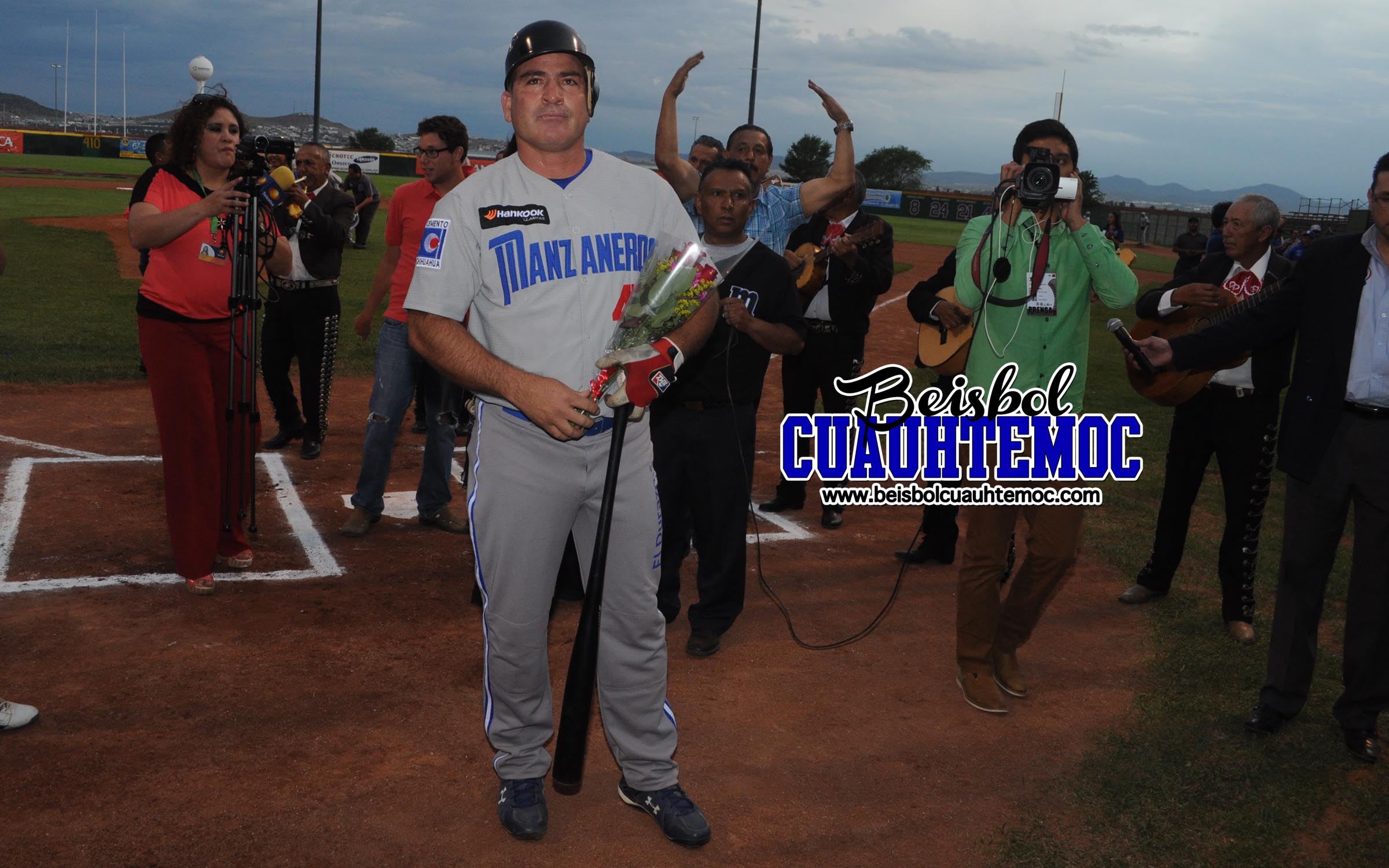 AQUI TERMINA UNA HISTORIA Y NACE UNA LEYENDA; JESUS AVILES DICE ADIOS ...